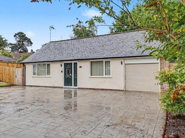 3 bedroom detached bungalow for sale