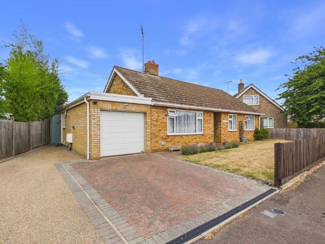 3 bedroom detached bungalow for sale