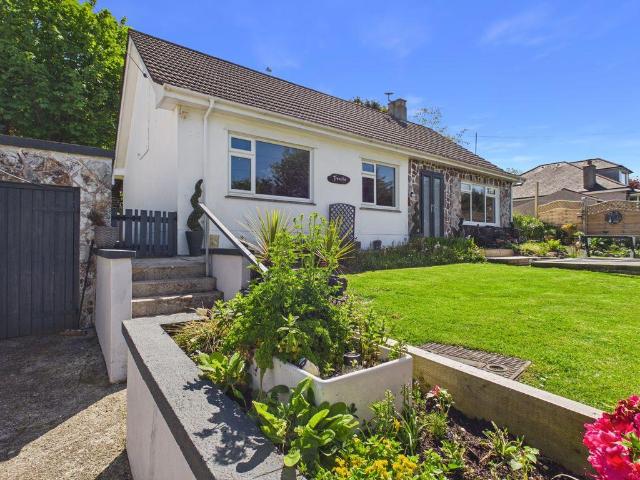 3 bedroom detached bungalow for sale