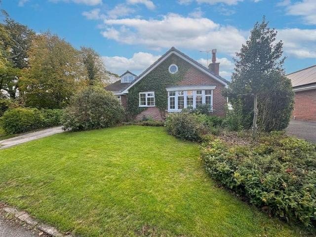 3 bedroom detached bungalow for sale