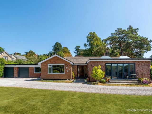 3 bedroom detached bungalow for sale