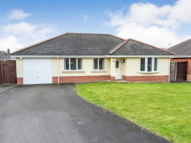 3 bedroom detached bungalow for sale