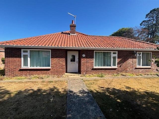 3 bedroom detached bungalow for sale