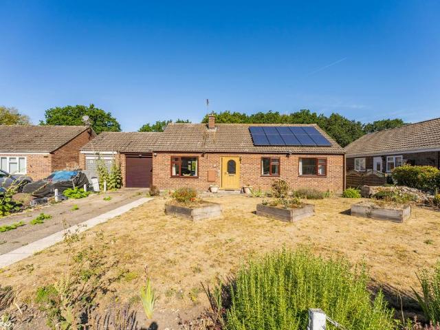 3 bedroom detached bungalow for sale