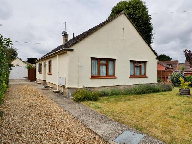 3 bedroom detached bungalow for sale