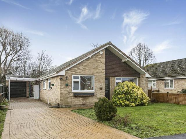 3 bedroom detached bungalow for sale