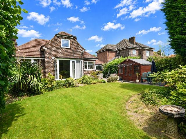 3 bedroom detached bungalow for sale