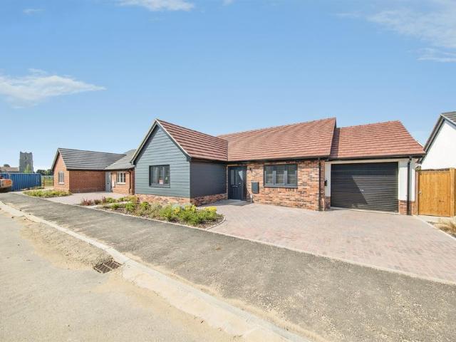 3 bedroom detached bungalow for sale