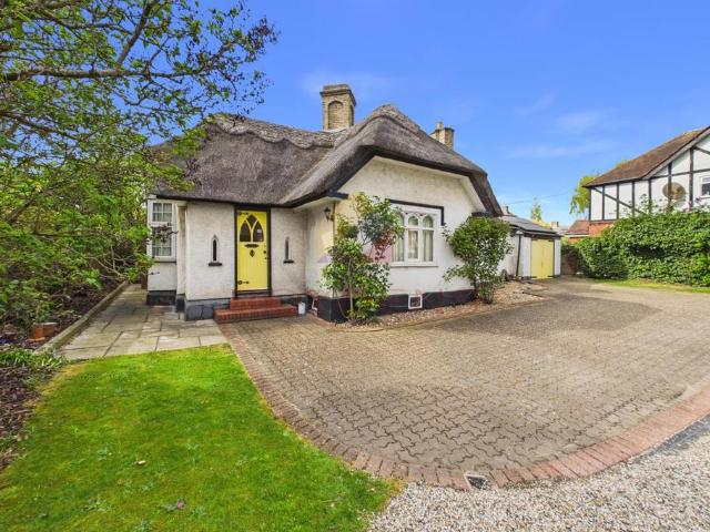 3 bedroom detached bungalow for sale