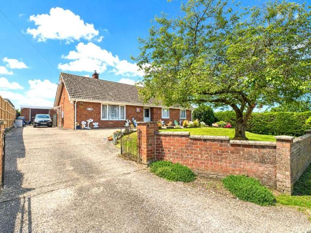 3 bedroom detached bungalow for sale