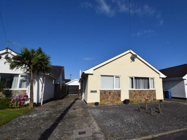 3 bedroom detached bungalow for sale