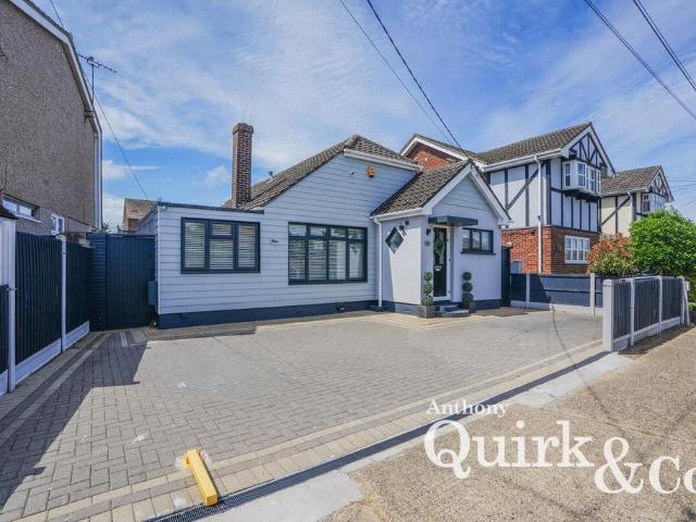 3 bedroom detached bungalow for sale