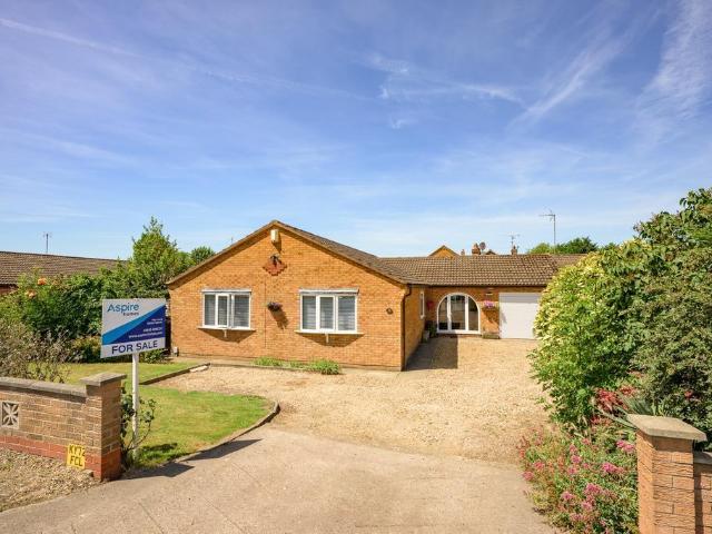 3 bedroom detached bungalow for sale