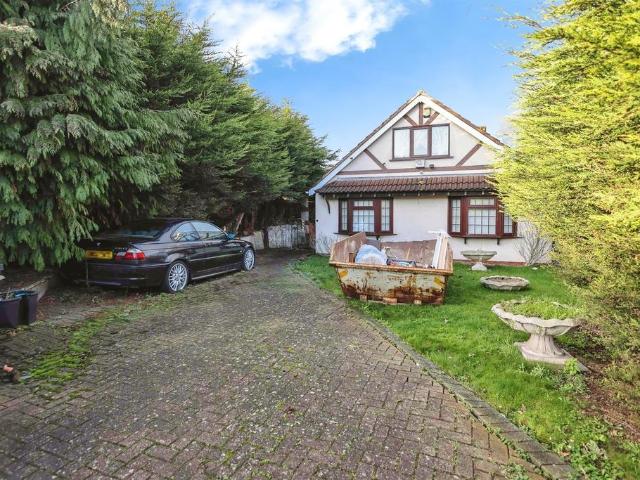 3 bedroom detached bungalow for sale