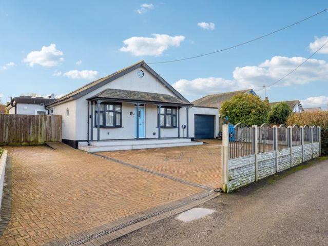 3 bedroom detached bungalow for sale