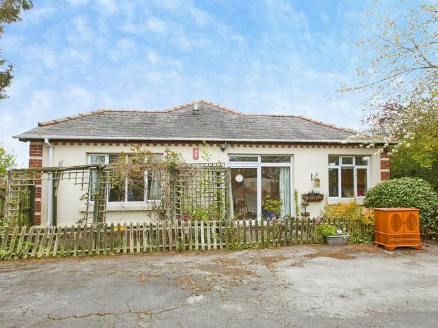 3 bedroom detached bungalow for sale