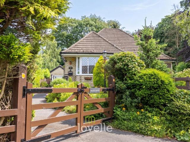 3 bedroom detached bungalow for sale