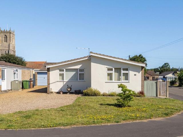 3 bedroom detached bungalow for sale