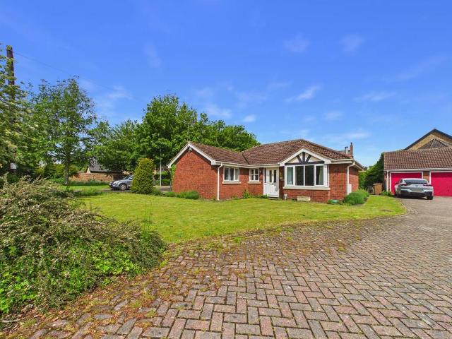 3 bedroom detached bungalow for sale