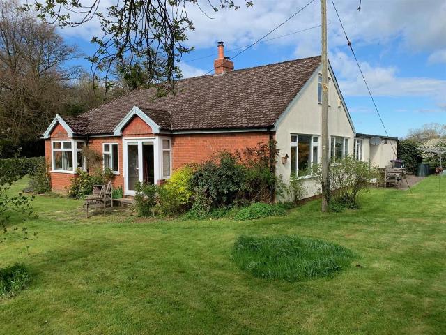 3 bedroom detached bungalow for sale