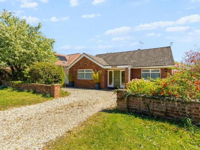 3 bedroom detached bungalow for sale