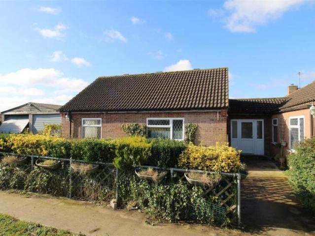 3 bedroom detached bungalow for sale