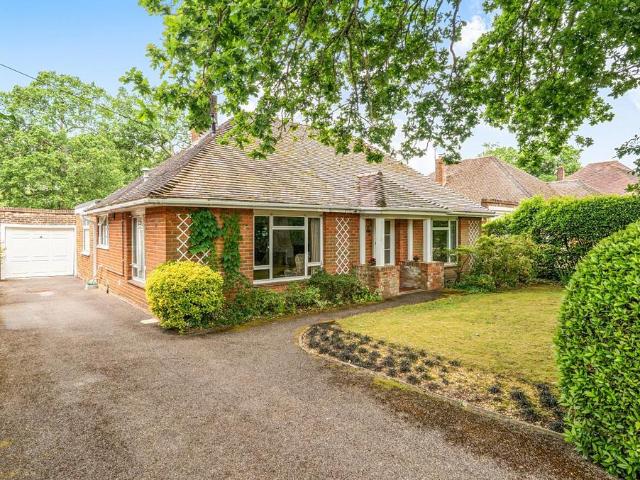 3 bedroom detached bungalow for sale