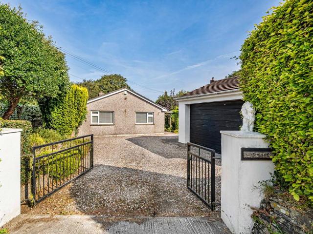 3 bedroom detached bungalow for sale