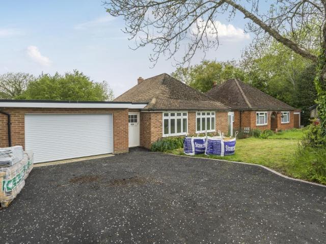 3 bedroom detached bungalow for sale