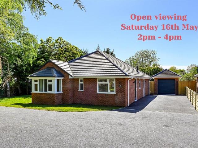 3 bedroom detached bungalow for sale