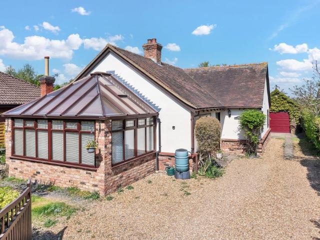 3 bedroom detached bungalow for sale