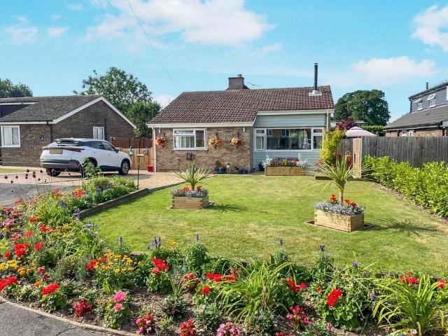 3 bedroom detached bungalow for sale
