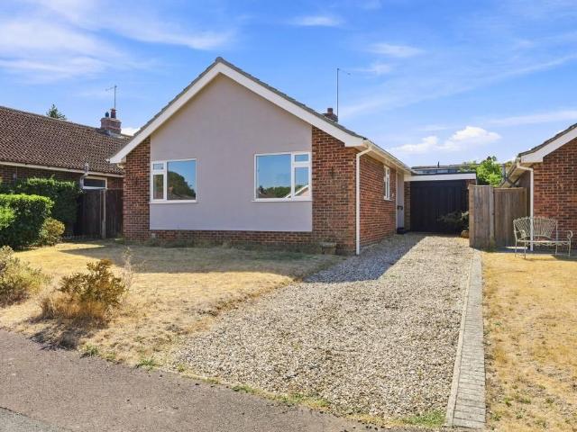 3 bedroom detached bungalow for sale