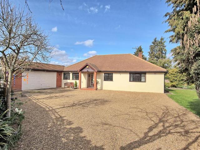 3 bedroom detached bungalow for sale