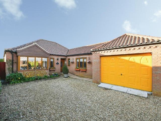 3 bedroom detached bungalow for sale