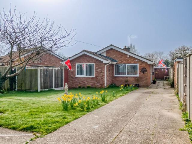 3 bedroom detached bungalow for sale