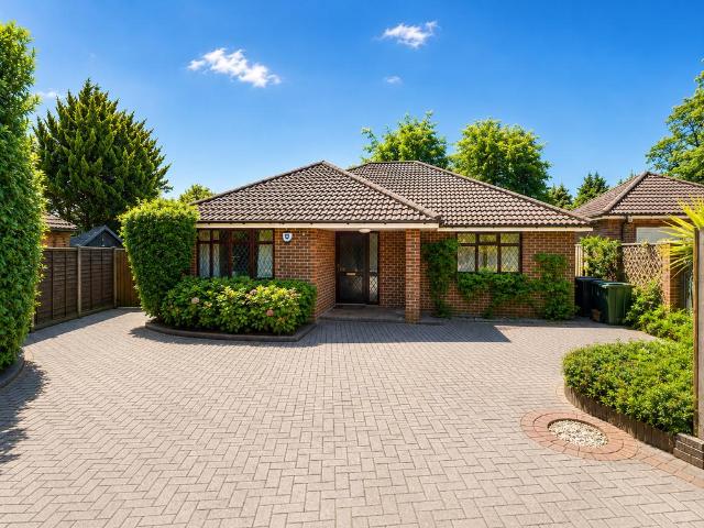 3 bedroom detached bungalow for sale