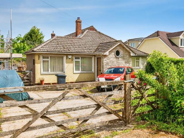 3 bedroom detached bungalow for sale