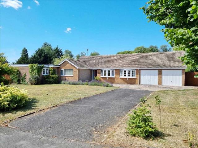 3 bedroom detached bungalow for sale