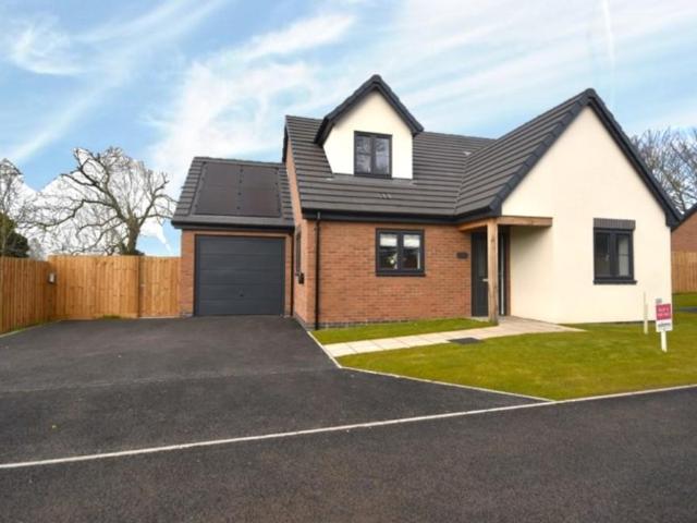 3 bedroom detached bungalow for sale
