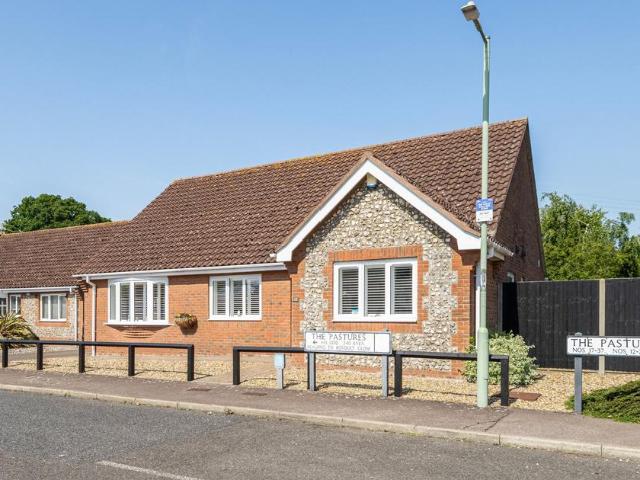 3 bedroom detached bungalow for sale