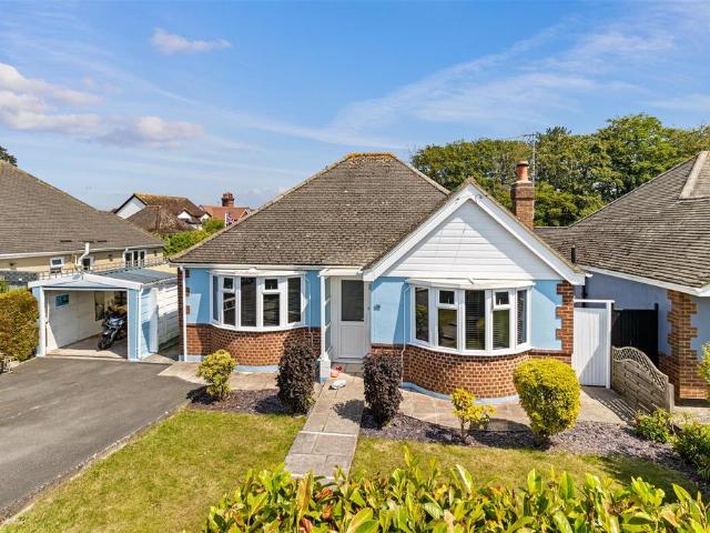 3 bedroom detached bungalow for sale