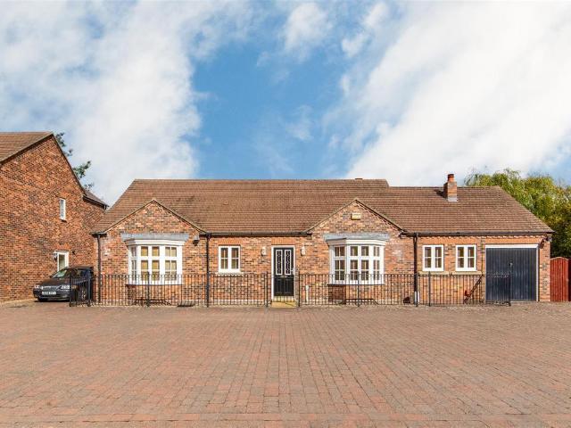 3 bedroom detached bungalow for sale