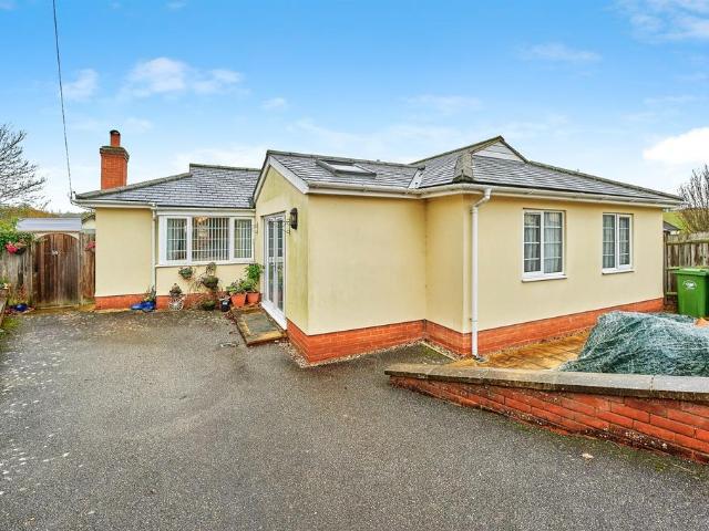 3 bedroom detached bungalow for sale