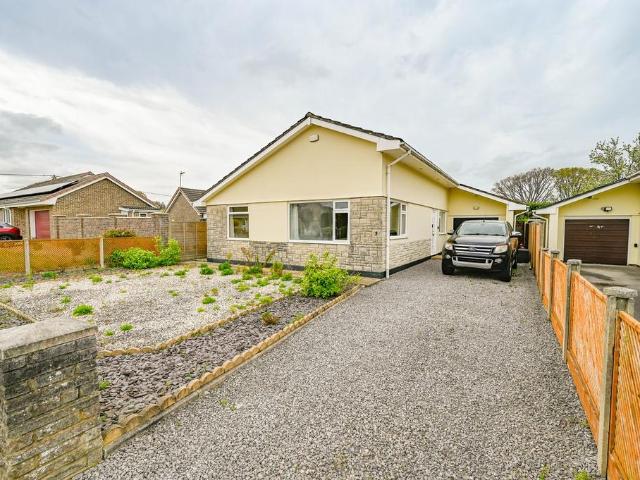 3 bedroom detached bungalow for sale