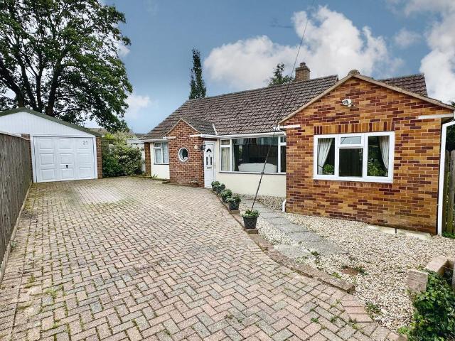 3 bedroom detached bungalow for sale