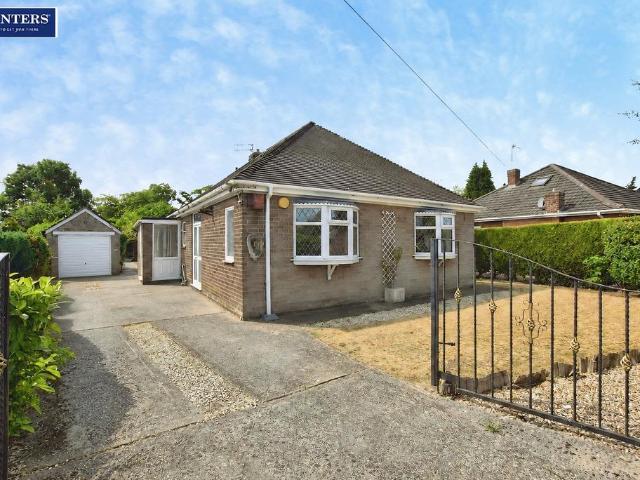3 bedroom detached bungalow for sale