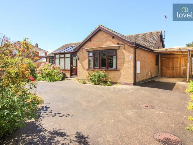 3 bedroom detached bungalow for sale