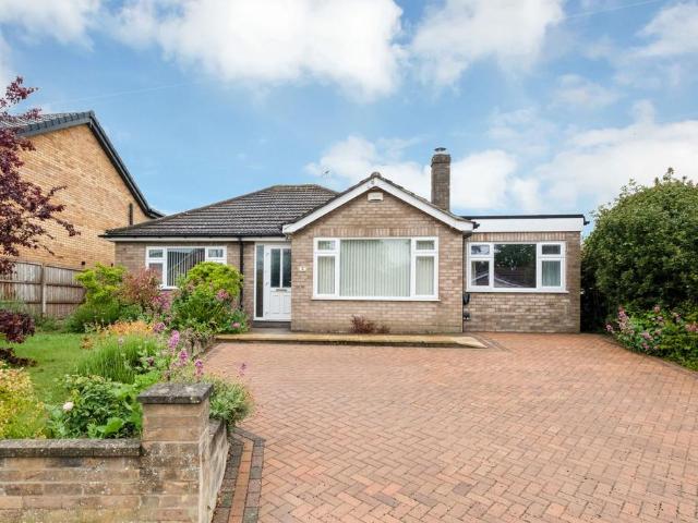 3 bedroom detached bungalow for sale