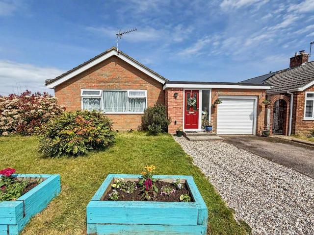 3 bedroom detached bungalow for sale